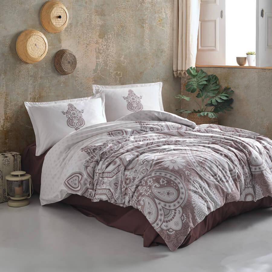 Single Azka – BLACK & PURPLE